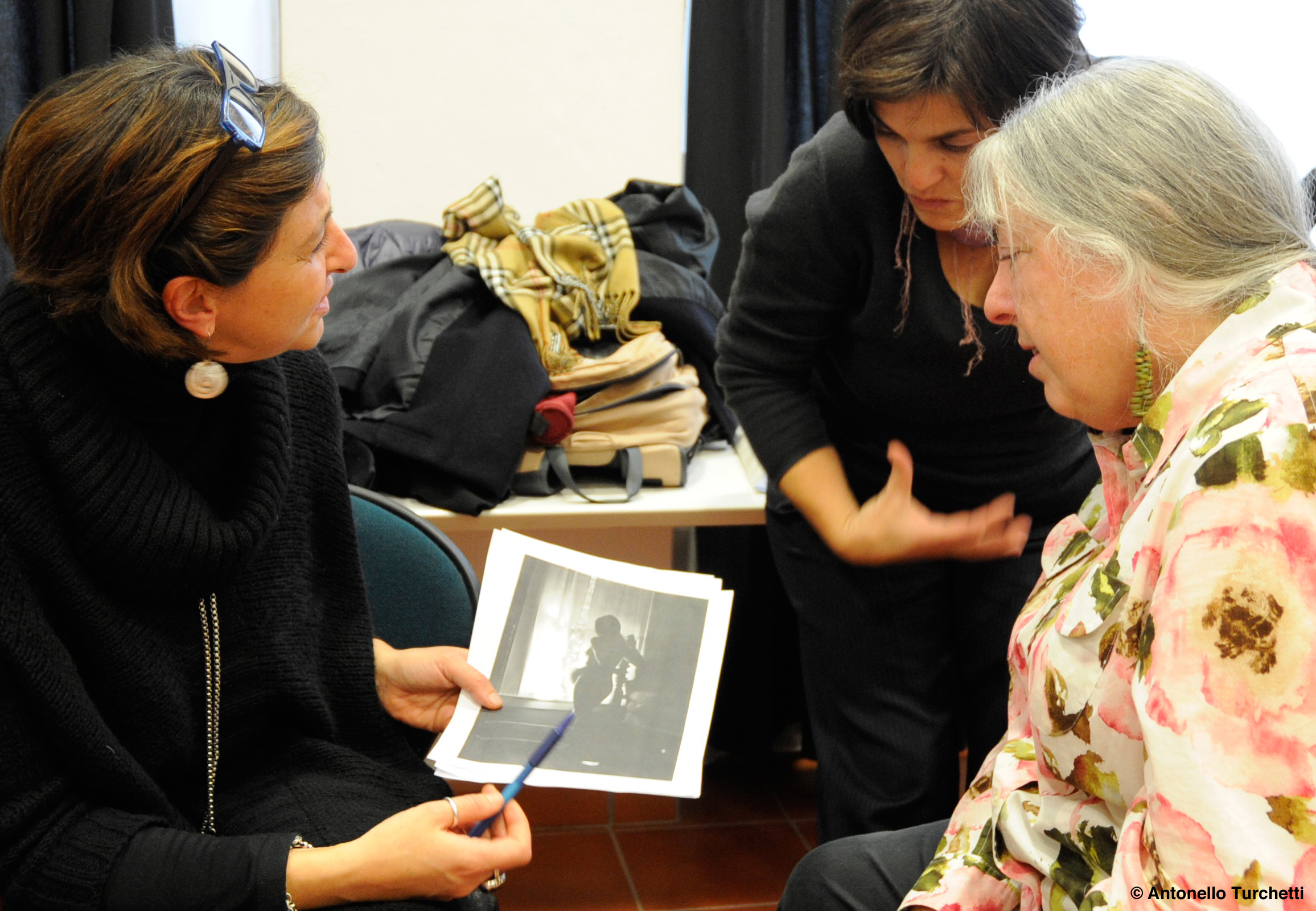 PhotoTherapy & Therapeutic Photography Techniques – Photo-based Helping ...